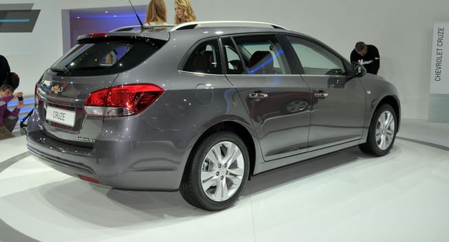 Geneva LIVE: Euro-only Chevrolet Cruze wagon reveals new fascia ...